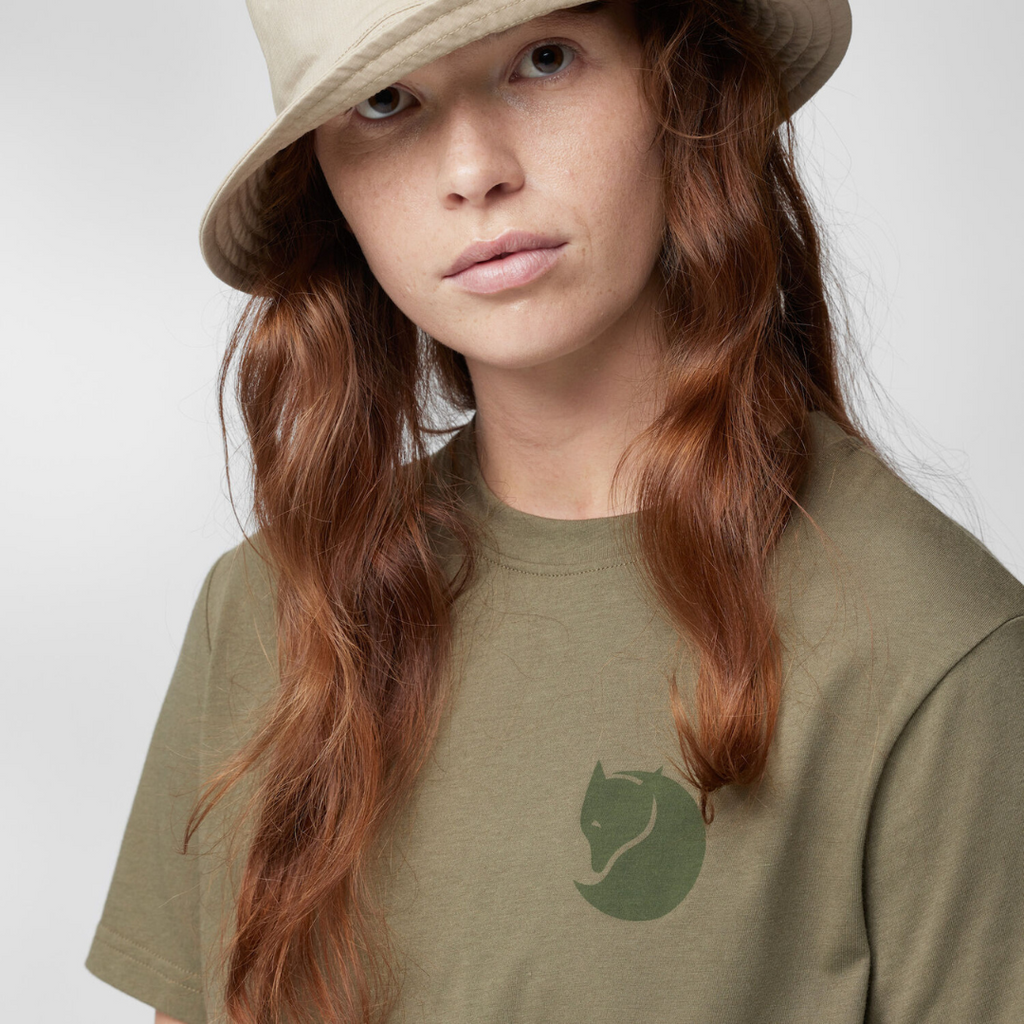 Fox Boxy Logo Tee W – Fjallraven Thailand